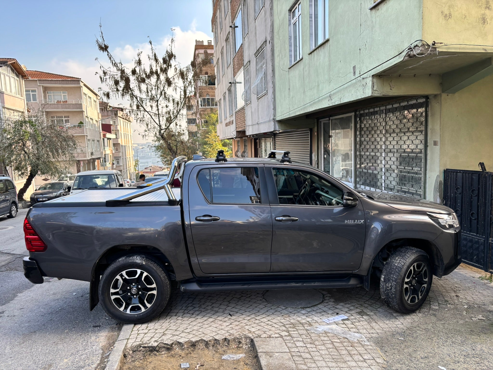 Toyota Hilux MK9 (2026-2027) Normal Roof Rack Cross Bars Silver – Paw ...